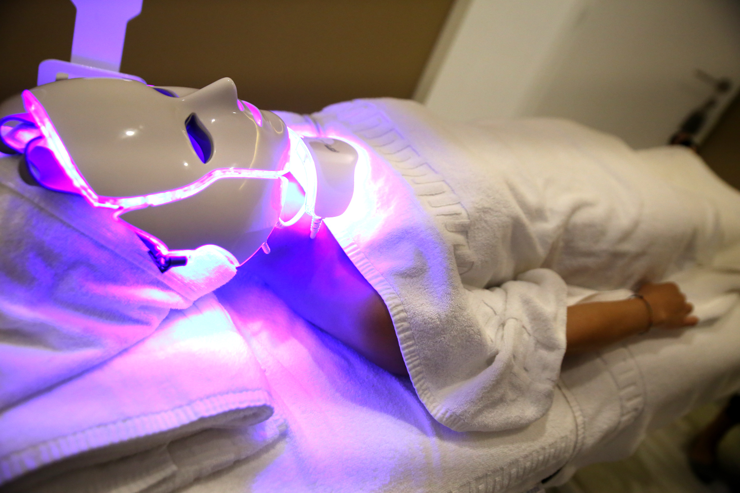 Opera Mask en Medispa Jávea | Tratamiento LED rejuvenecimiento facial
